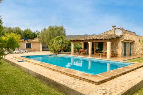 European Holiday Villa With Private Pools