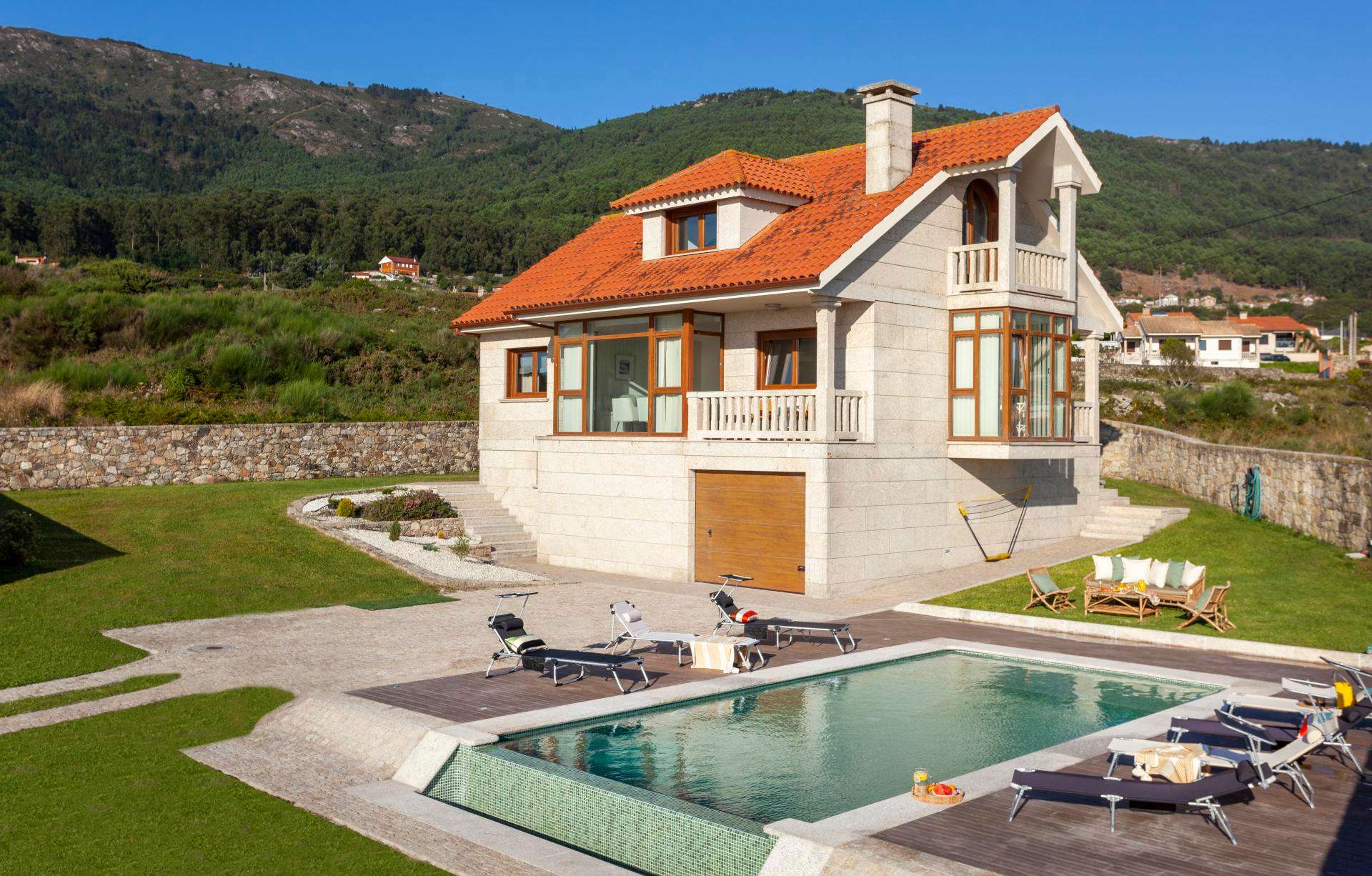European Holiday Villa With Private Pools